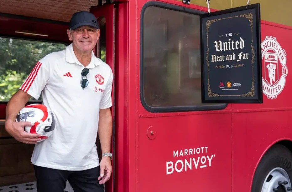 Q&A With Manchester United Legend Bryan Robson – Michael LoRé